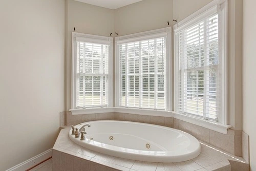 Bay Window Glass Replacement | Glass Doctor Bay Window Repair